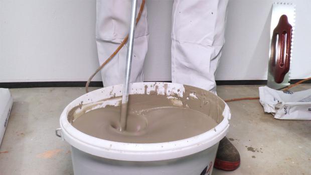 Bodenausgleichsmasse richtig verarbeiten - Anleitung @ diybook.de